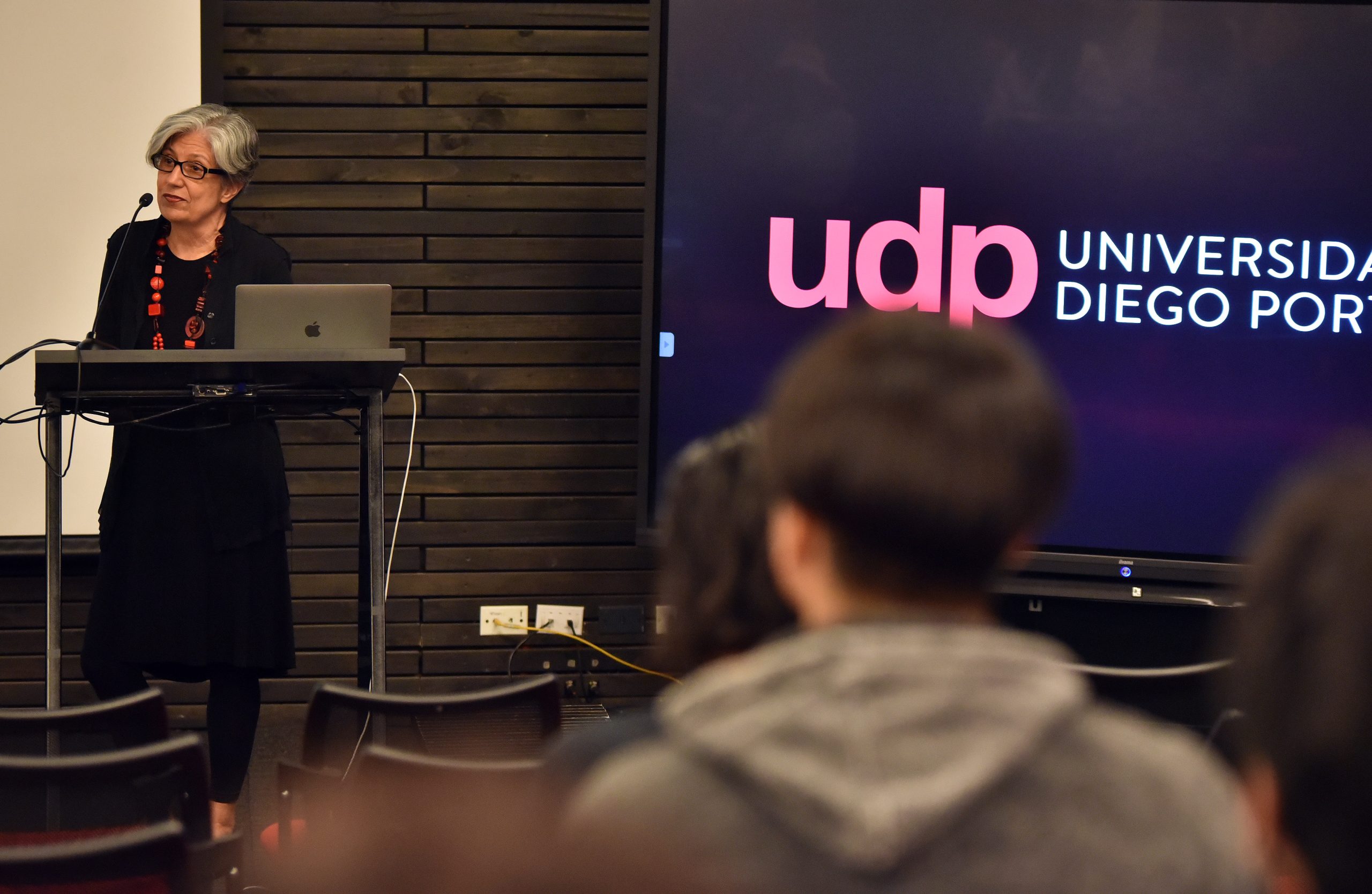 Revive la Cátedra Norbert Lechner “Madres solas y nuevas formaciones de ...