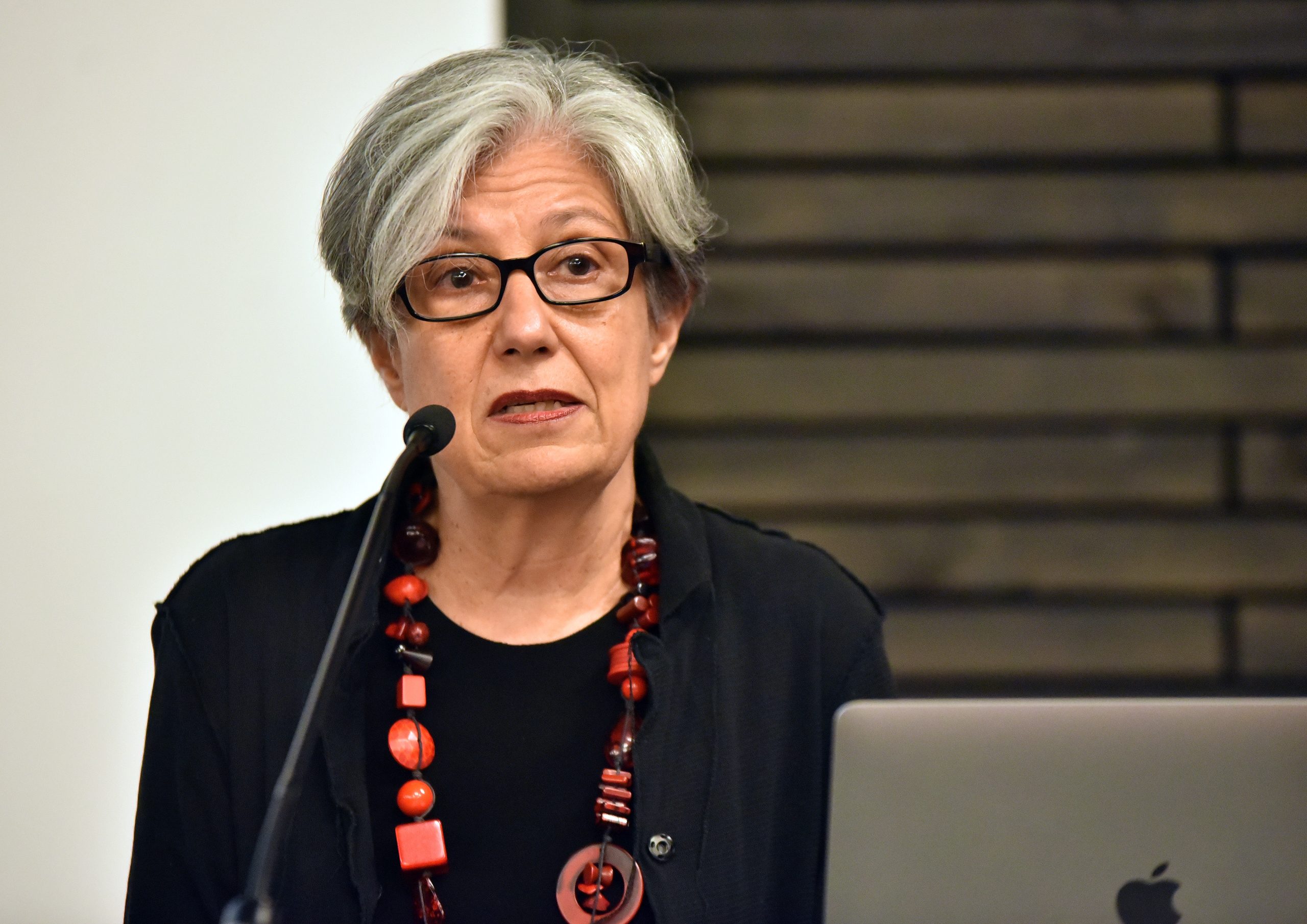 Revive la Cátedra Norbert Lechner “Madres solas y nuevas formaciones de ...